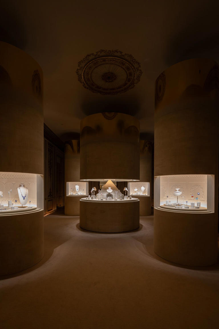 Van Cleef & Arpels signe un hommage flamboyant à l'Egypte