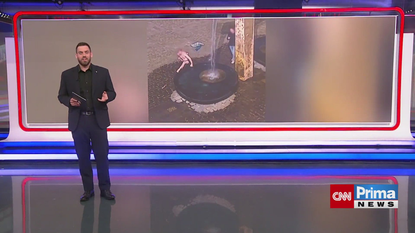 Video: Lidé zneužívají kašny jako veřejná koupaliště. V Brně v ní ...