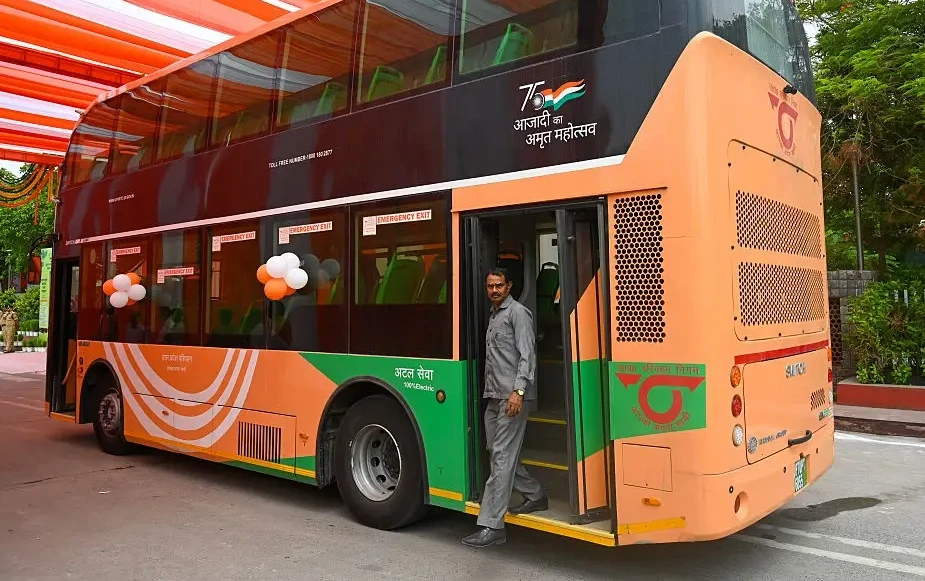 Yogi Adityanath flags off hydrogen and electric buses in Noida region