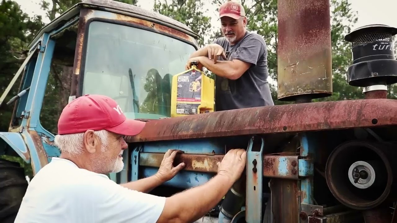 This forgotten farm tractor had a sketchy first start