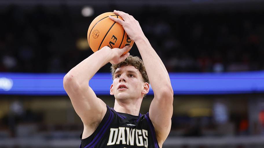 Bucks have clear backup plan if Hannes Steinbach interest falls through
