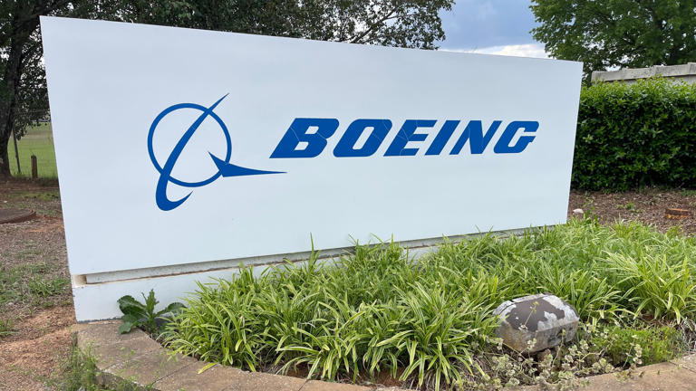 Boeing announces pay-as-you-learn program with job offers in Huntsville