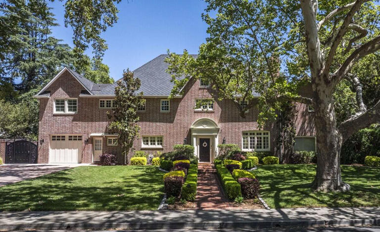 See Sacramento's 1925 Fab 40s home tied to harp-playing socialite ...