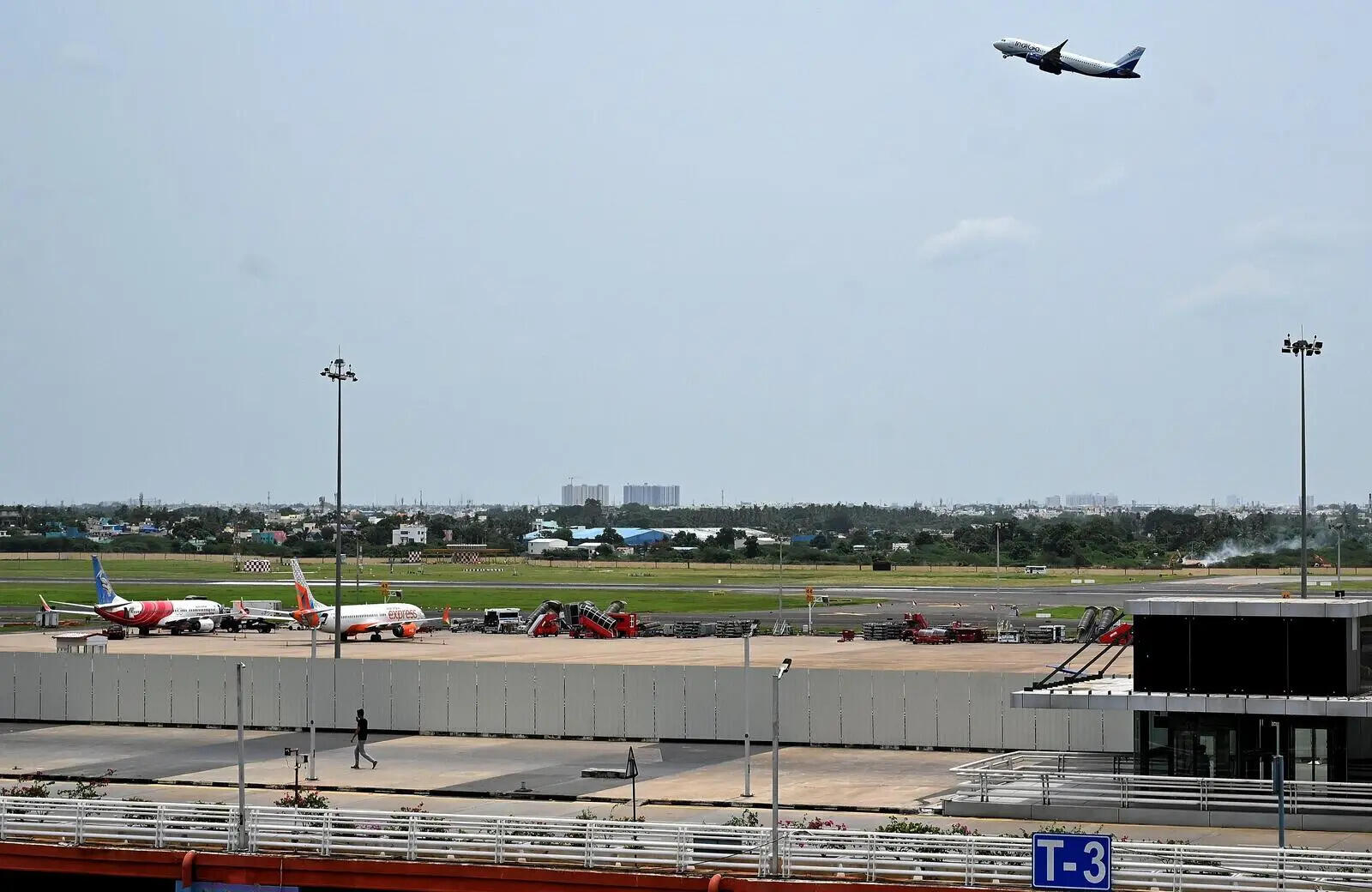 Public access road to city airport satellite terminal on cards