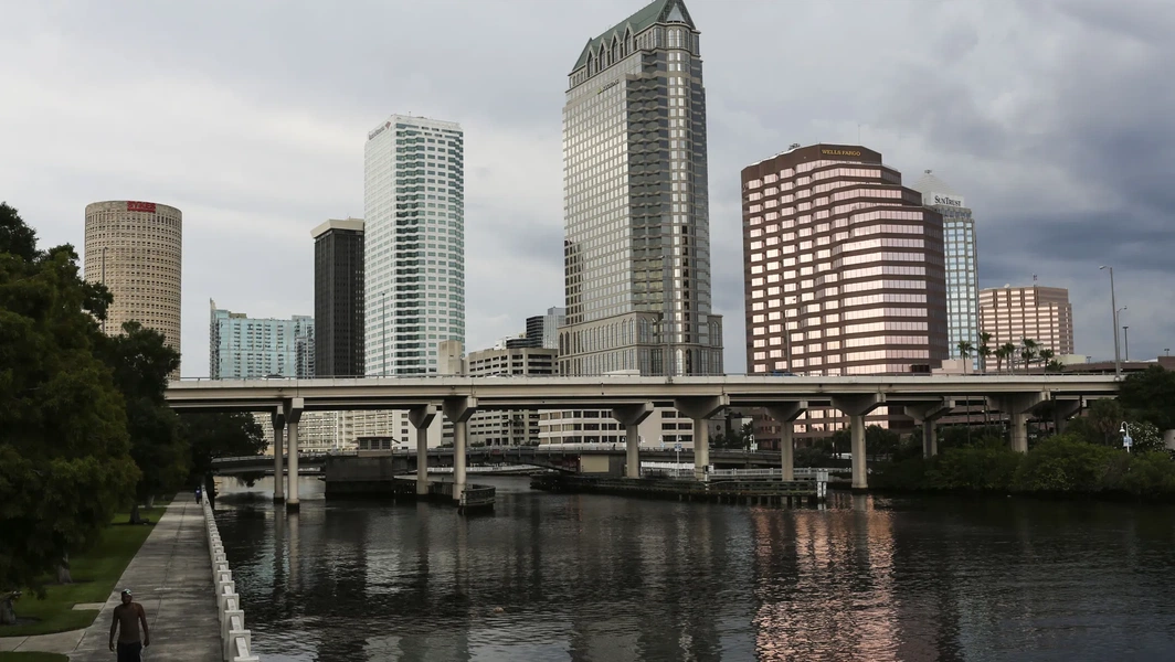 10 stormiest and calmest US cities