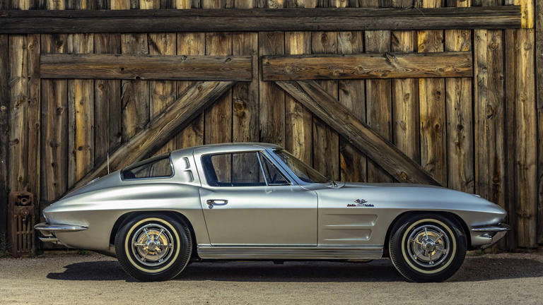 Ends now: Enter to win a 1963 numbers-matching split-window Corvette ...