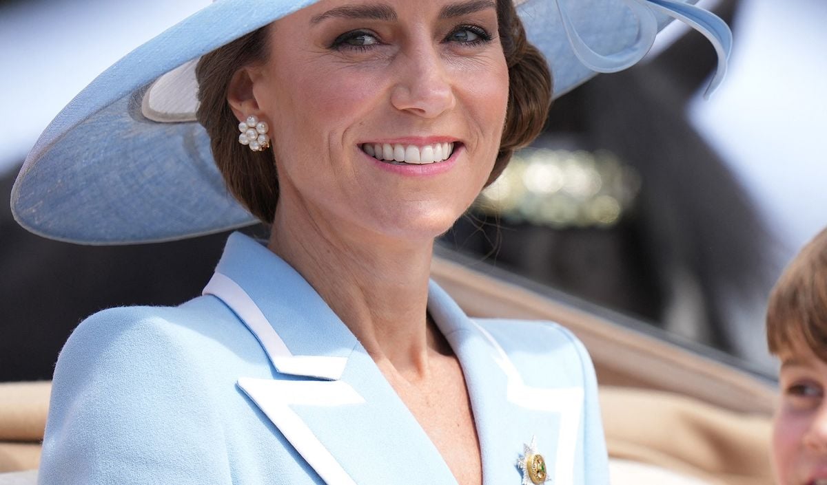Kate Middleton rayonne à Trooping the Colour : cette tenue bleu pâle ...
