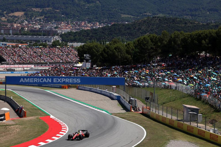 "At least a two-stop": George Russell and Lewis Hamilton expect ...