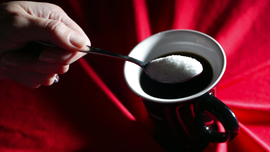 4 coffee add-ins to avoid for better health