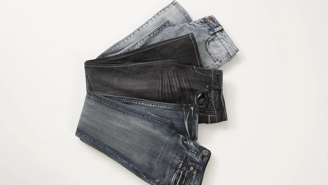 How to wash jeans for lasting color and fit