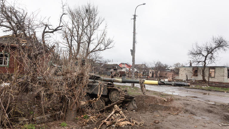 Thursday’s tornadoes left 101 flooded basements and 673 downed traffic ...