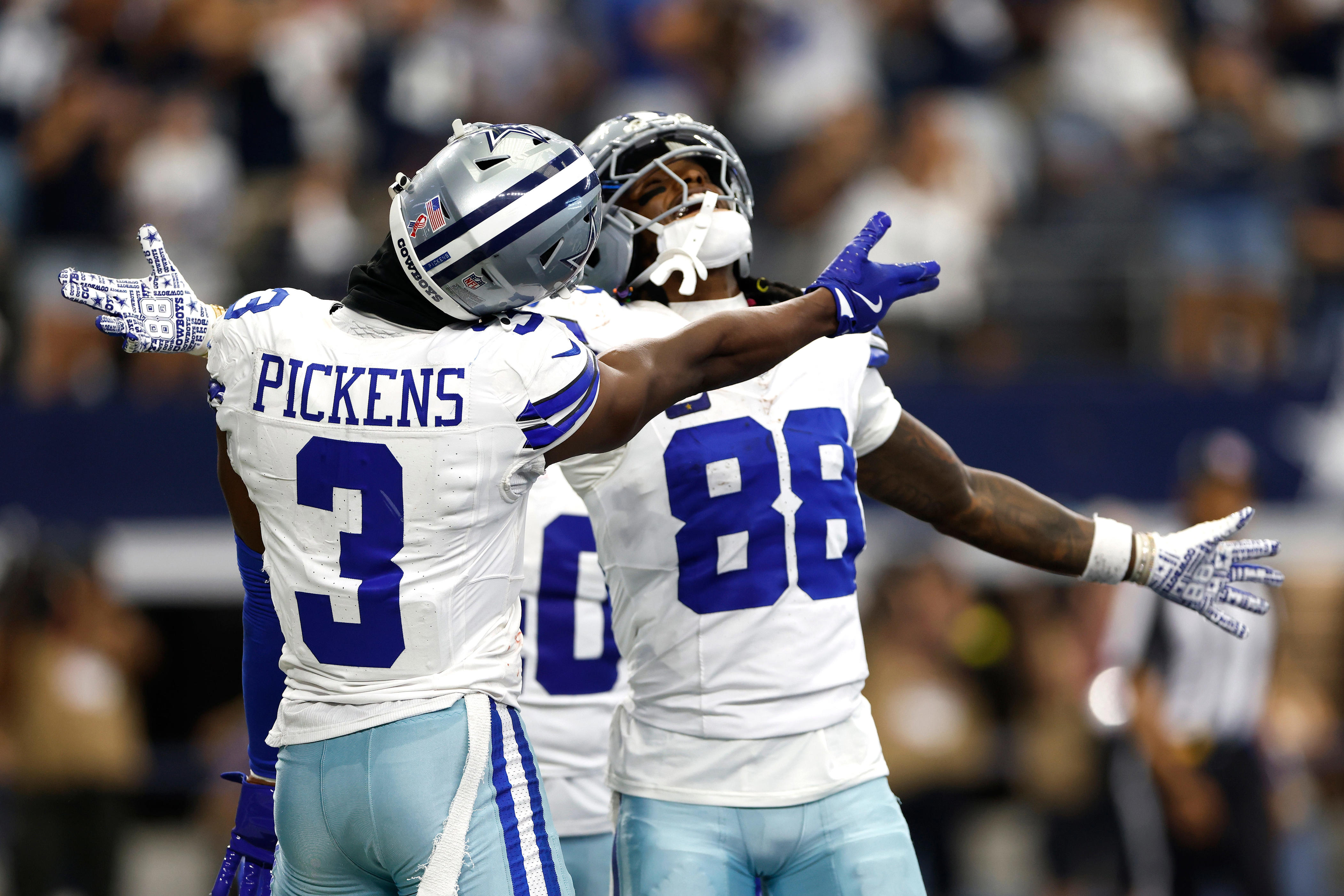 2 alpha males? No problem as Cowboys $240M man makes situation tenable