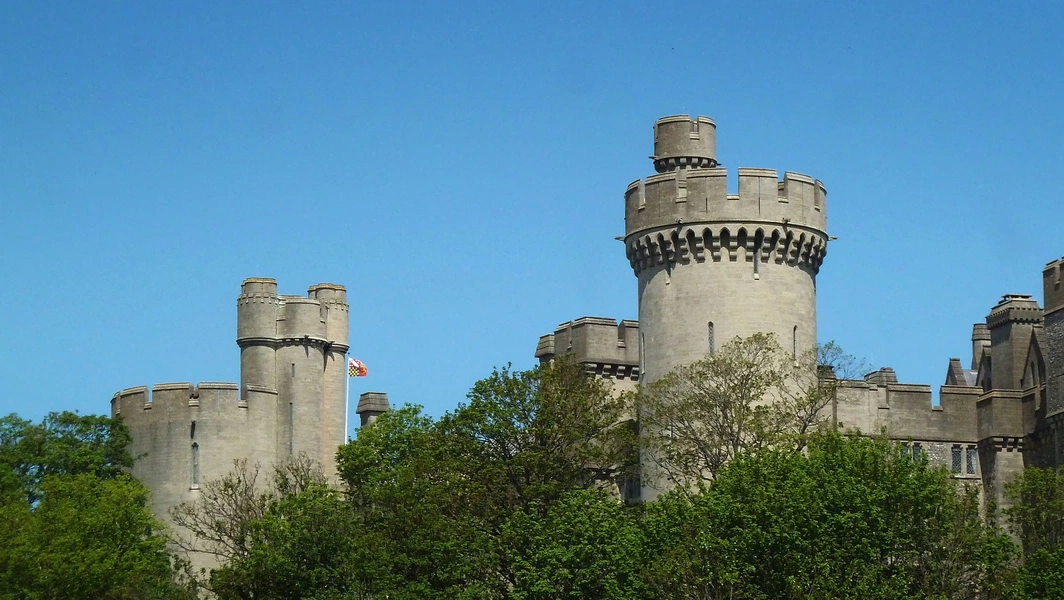 10 inhabited castles with centuries of history