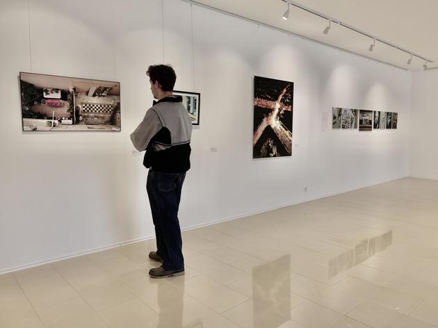 Fotokunst-Ausstellung in Sonthofen zeigt das Leben im öffentlichen Raum