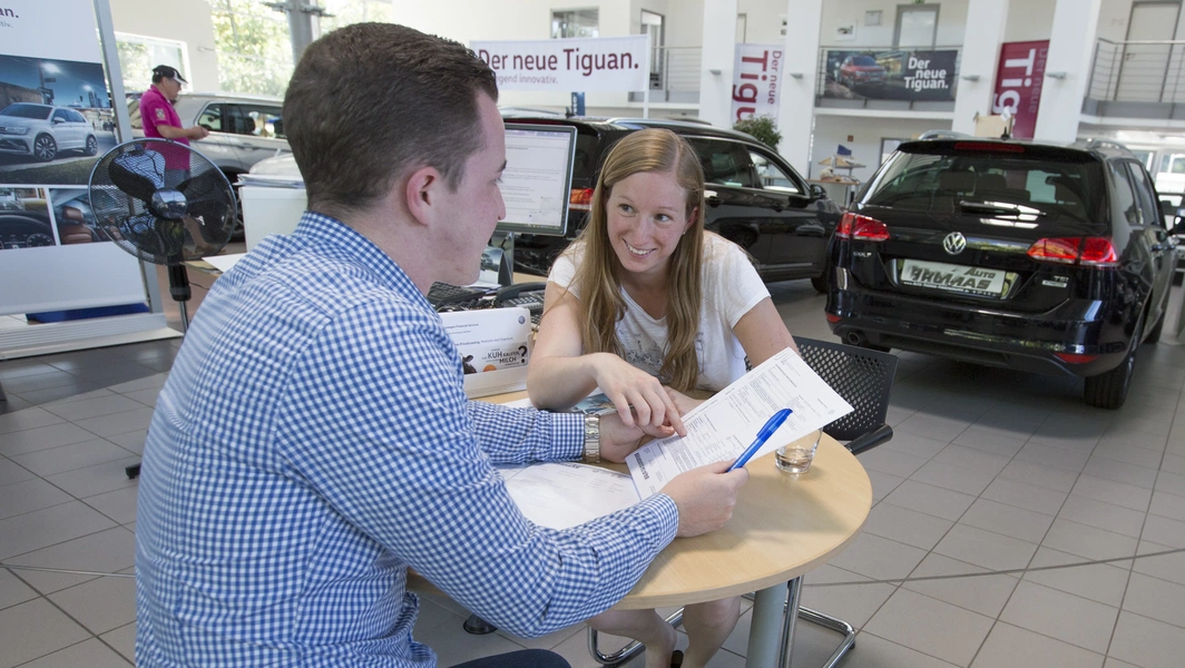 Smart strategies to avoid car dealer overcharges