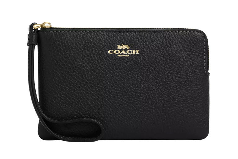 Coach Outlet has a surprising amount of travel accessories on sale—12 ...