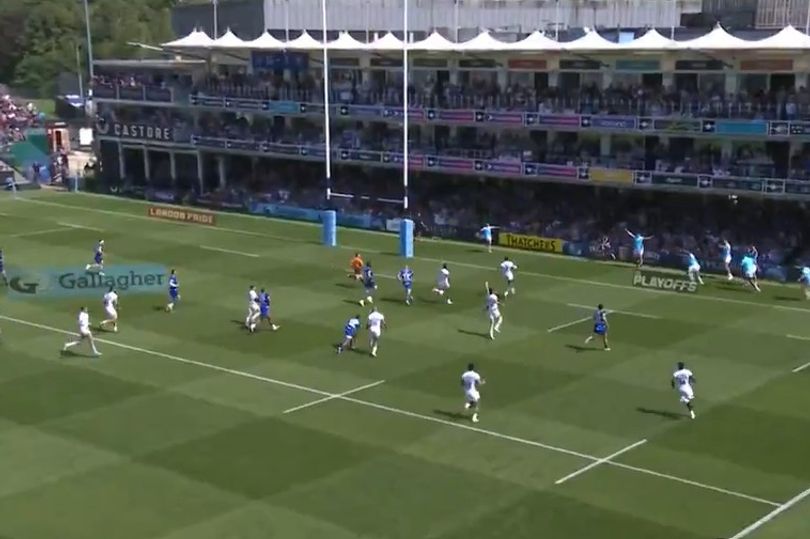 Forgotten Wales star stuns commentators with wonder-try in message to ...