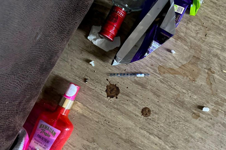 Bruised and bloody woman, 27, found dead wearing one sock and cops ...