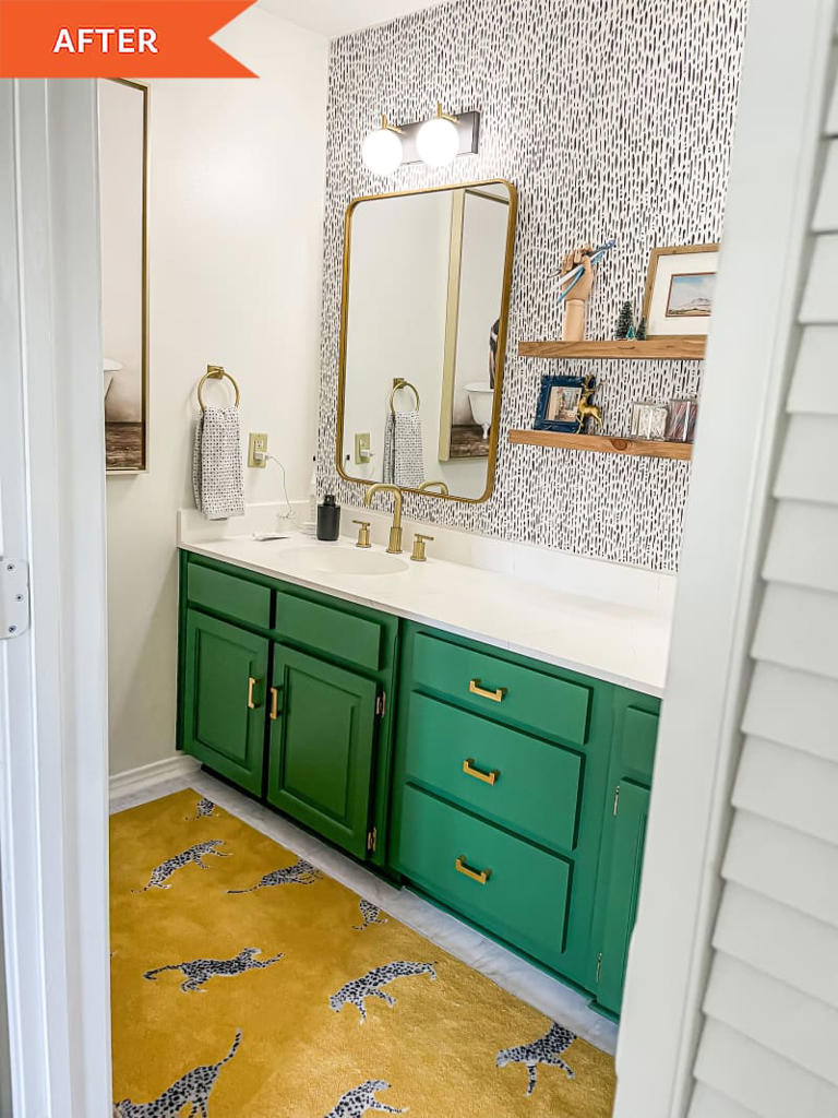 Her Paint DIY Completely Redid the Unfunctional Bathroom - It Looks ...