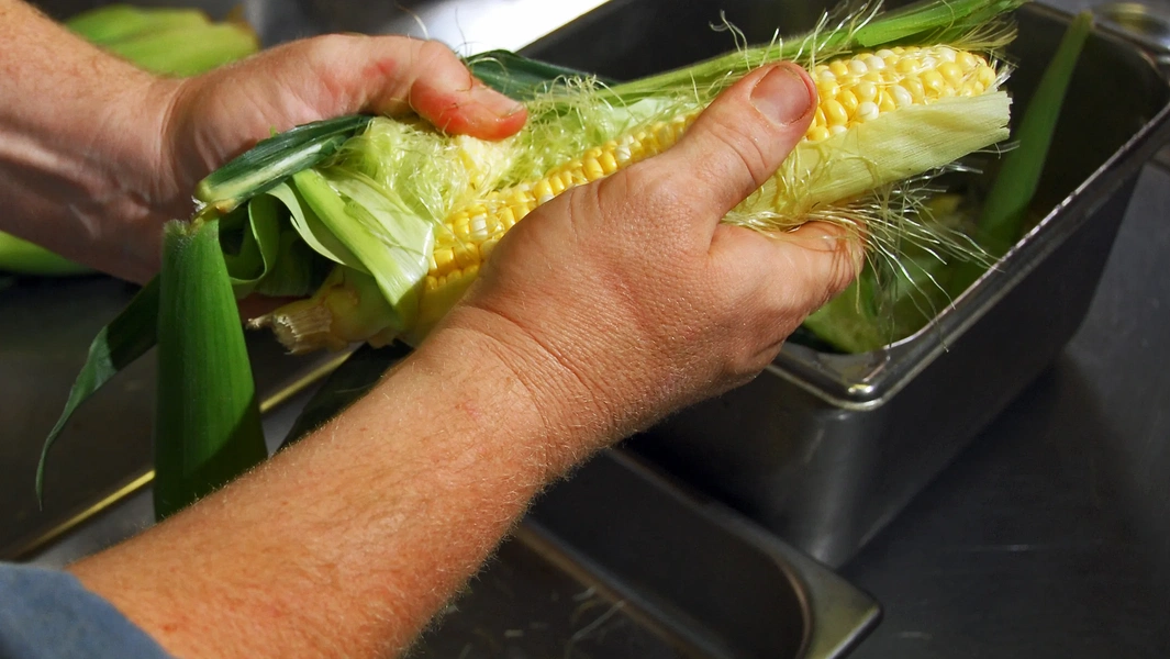 Enhancing flavor and texture of corn on the cob