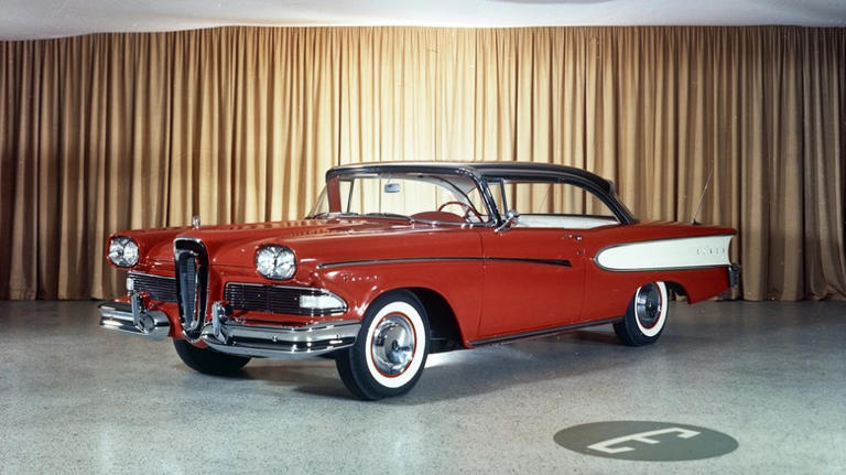 Before modern gear shifters, automakers in the '50s used a method ahead ...