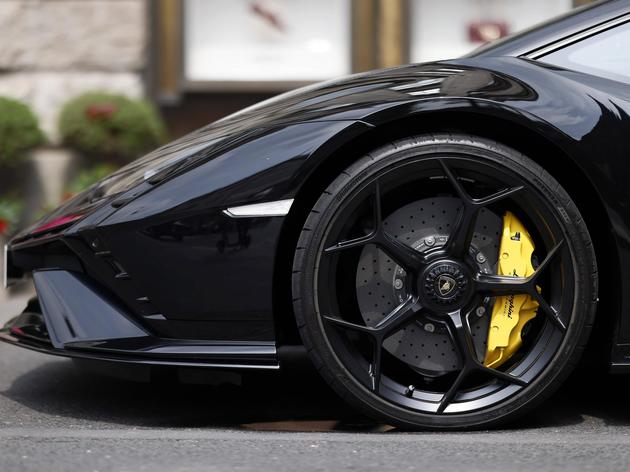 Lambo-Fahrer rast durch 60er-Zone – vier Autos direkt aus dem Verkehr ...