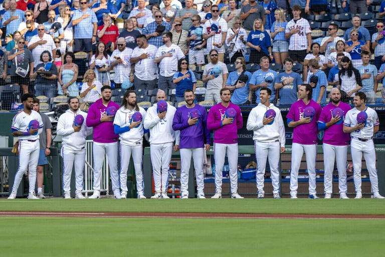 See photos from the Royals' Friday night loss to Houston Astros at the K