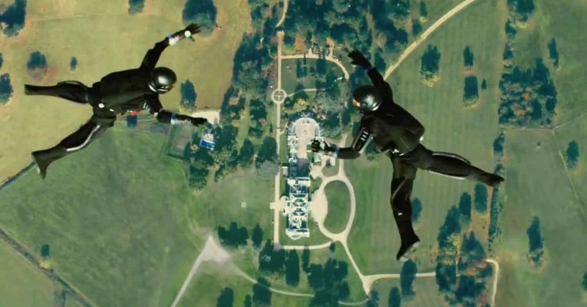 Surviving a fall without a parachute