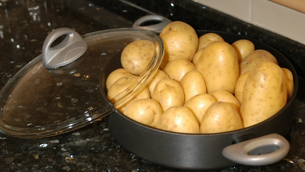 Techniques for perfectly boiled potatoes