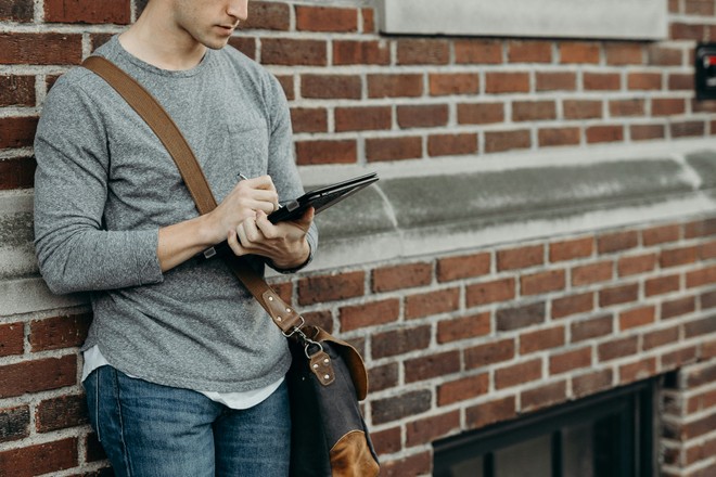 Gen Z sempre meno davanti alla TV: 6 su 10 preferiscono il tablet
