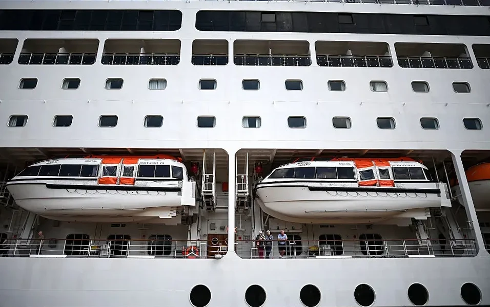 Experts flag germ hotspots for Bahamas cruise travelers