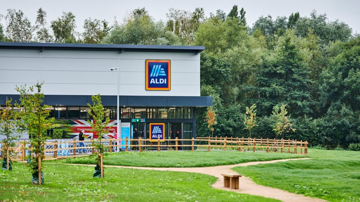 Aldi Grocery Buys Shoppers Swear Save the Most MoneyCould These Hidden ...