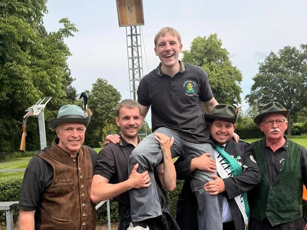 Schützenfeste 2026 im HSK: Neues Königspaar in Elkeringhausen
