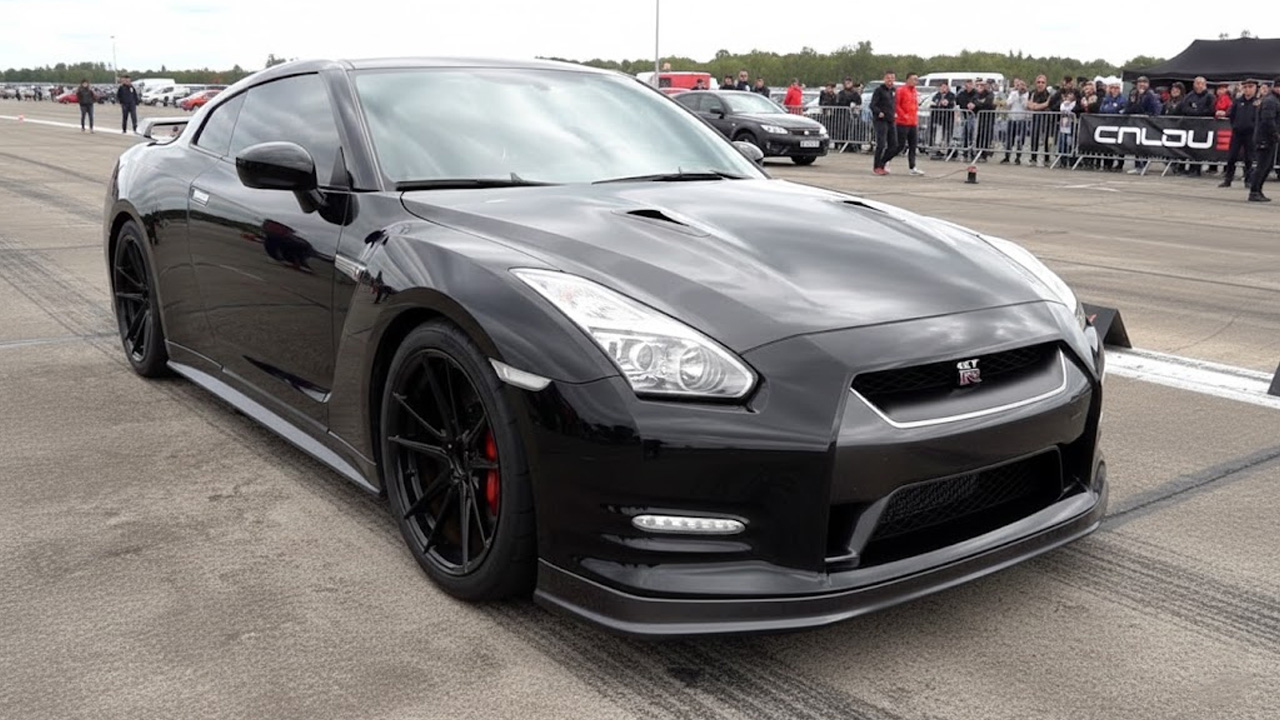 2000HP Nissan GT-R R35 half mile acceleration run
