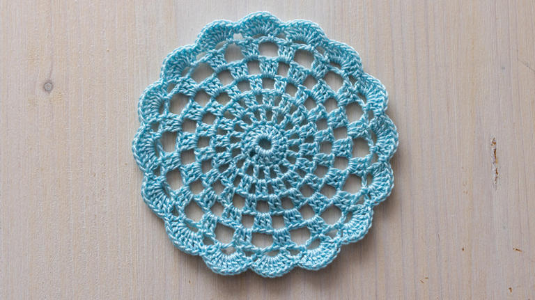 Turn vintage doilies into beautiful bespoke wall decor with a simple DIY