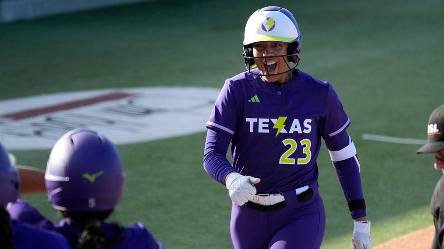 AUSL extends the Red River Rivalry beyond the college softball diamond