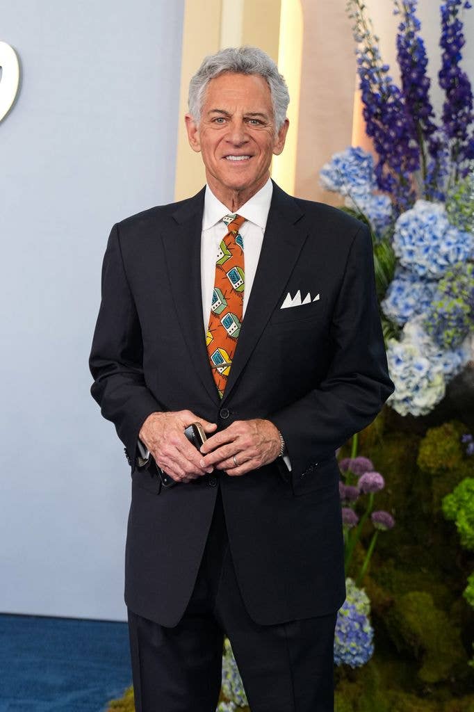 ABC News anchor announces retirement on-air after Alzheimer's diagnosis
