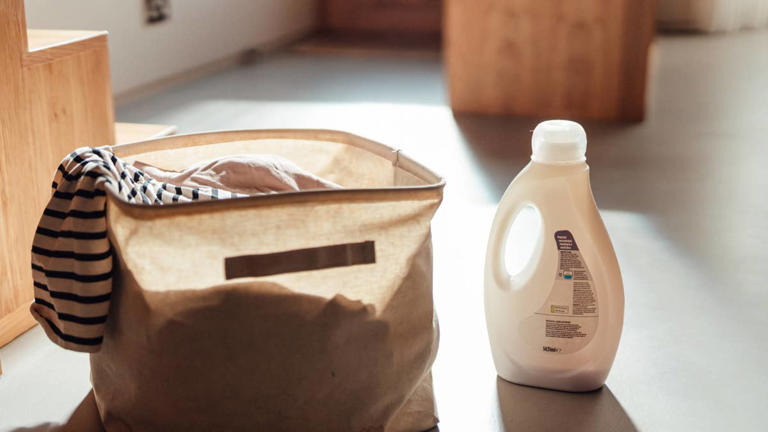 Oncologists warn against using dryer sheets and fabric softeners for ...