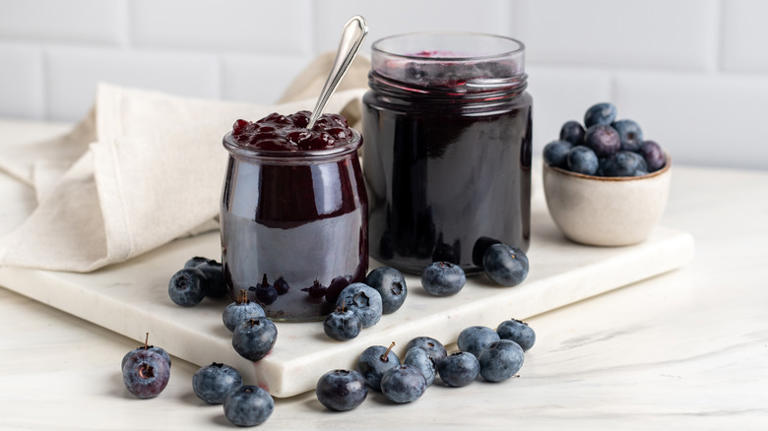 The easy way to make a blueberry margarita from any classic recipe