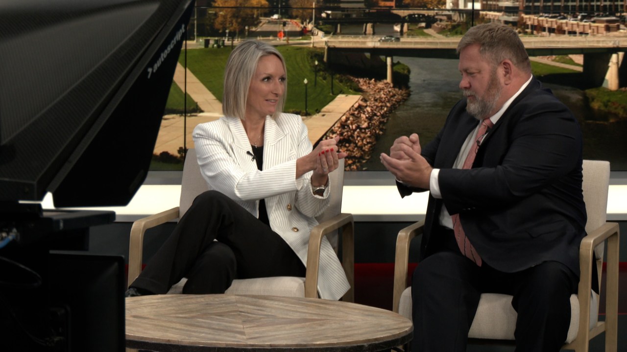 Erickson, Smith offer different views on 'strong mayor format'