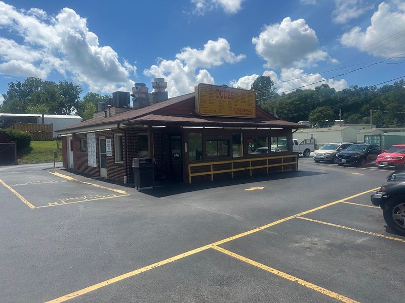 The best legendary cheeseburger in Virginia is hidden inside this tiny ...