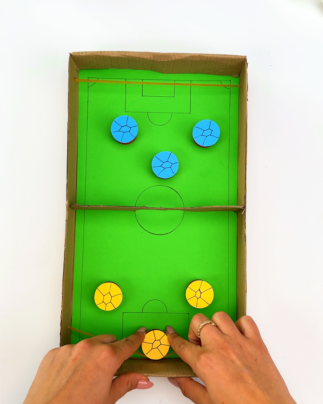 Turn a shoebox into a football arena⚽