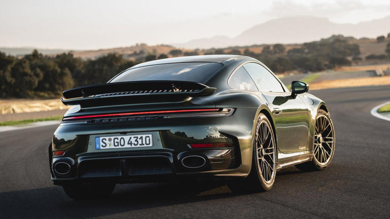 Is de Porsche 911 Turbo S de ultieme alleskunner nu het een hybride is ...