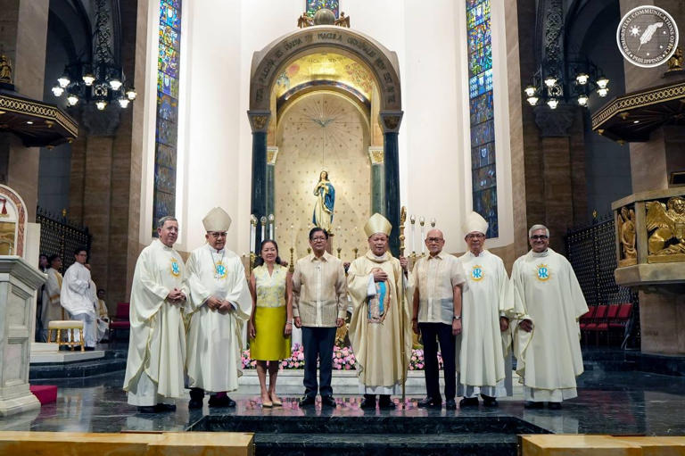 Marcos joins faithful in seeking Our Lady of Guadalupe's guidance ...