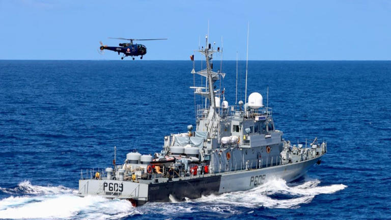 INS Tarkash arrives in Seychelles on strategic maritime coopera