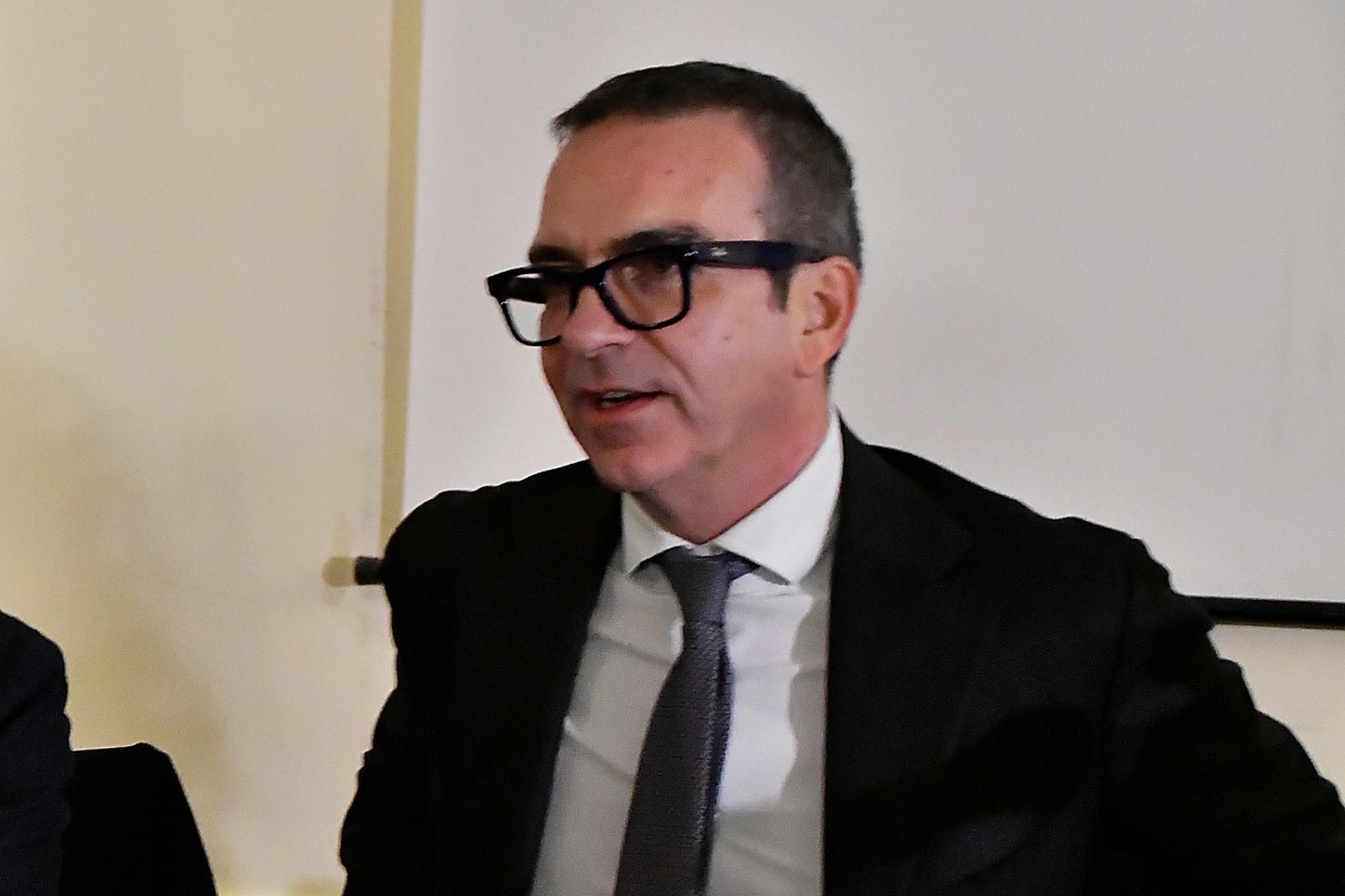 Occhiuto, serve misura impattante, eliminiamo il bollo auto