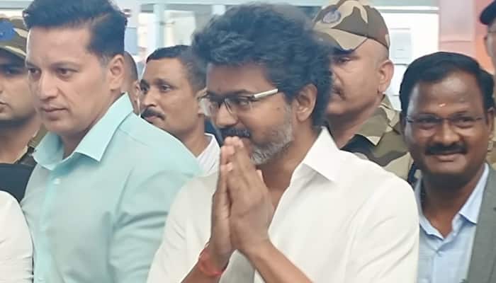 CM Vijay offers prayers at Kollur Mookambika temple; donates 1.600 kg ...