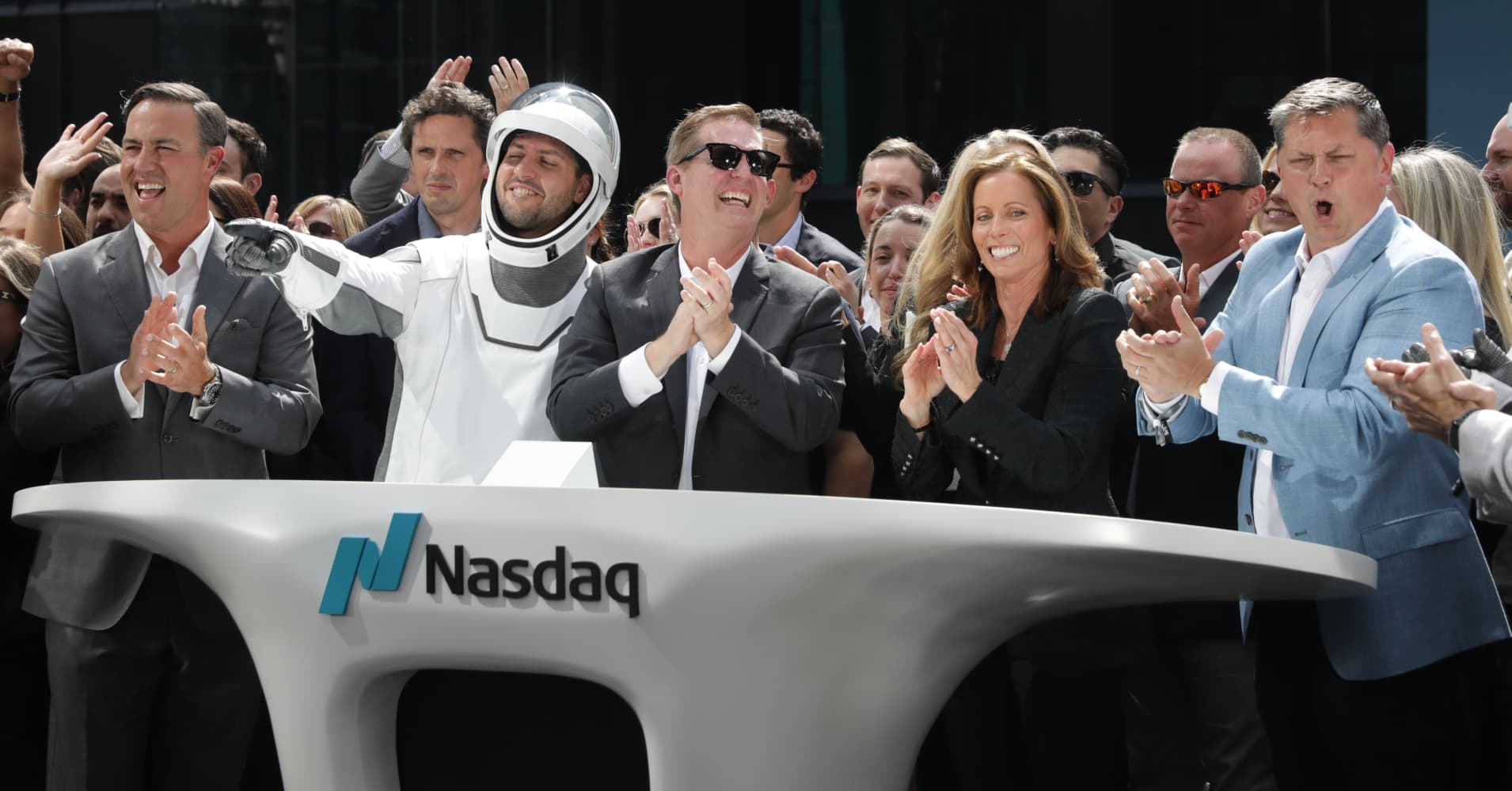 SpaceX IPO sticks the landing. Here's what investors are saying about ...
