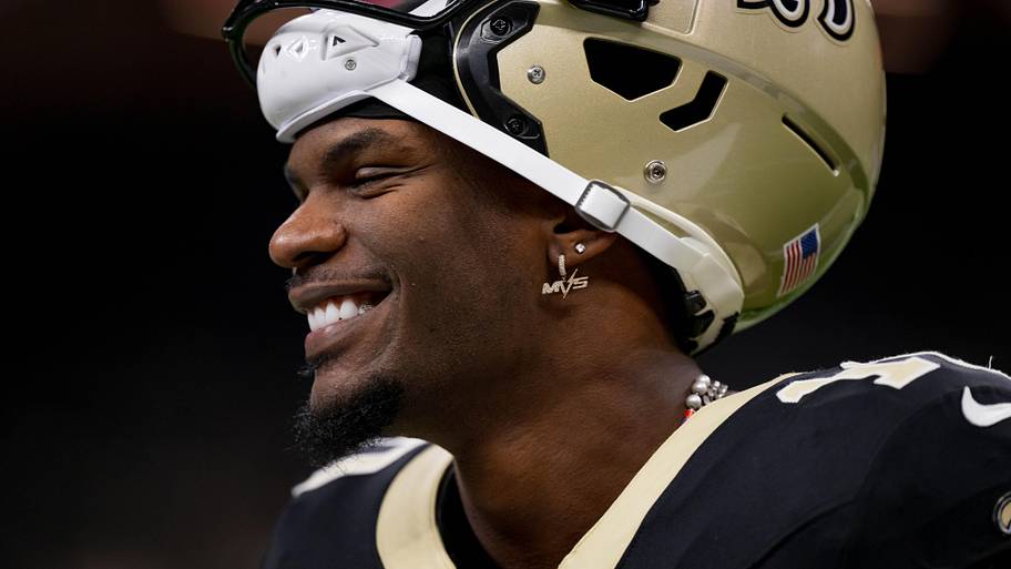 One dark horse who should make Cowboys roster after OTAs
