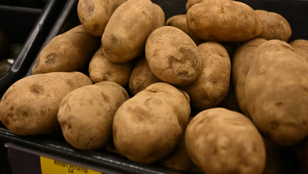 Baking potatoes without foil for crisp skin and safety